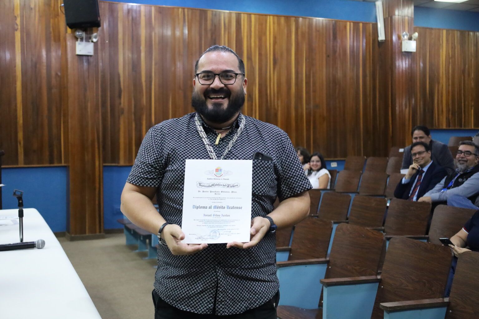 Entregaron reconocimientos con motivo del día del profesor Ucatense - Universidad Católica del ...